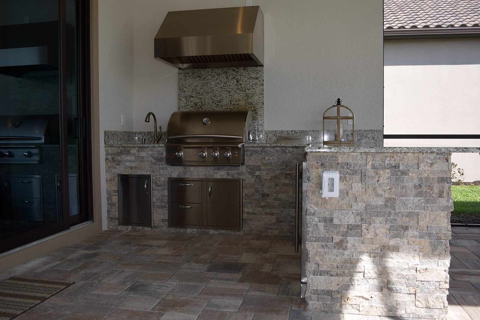 Granite and Stone Outdoor Kitchen - Elegant Outdoor Kitchens