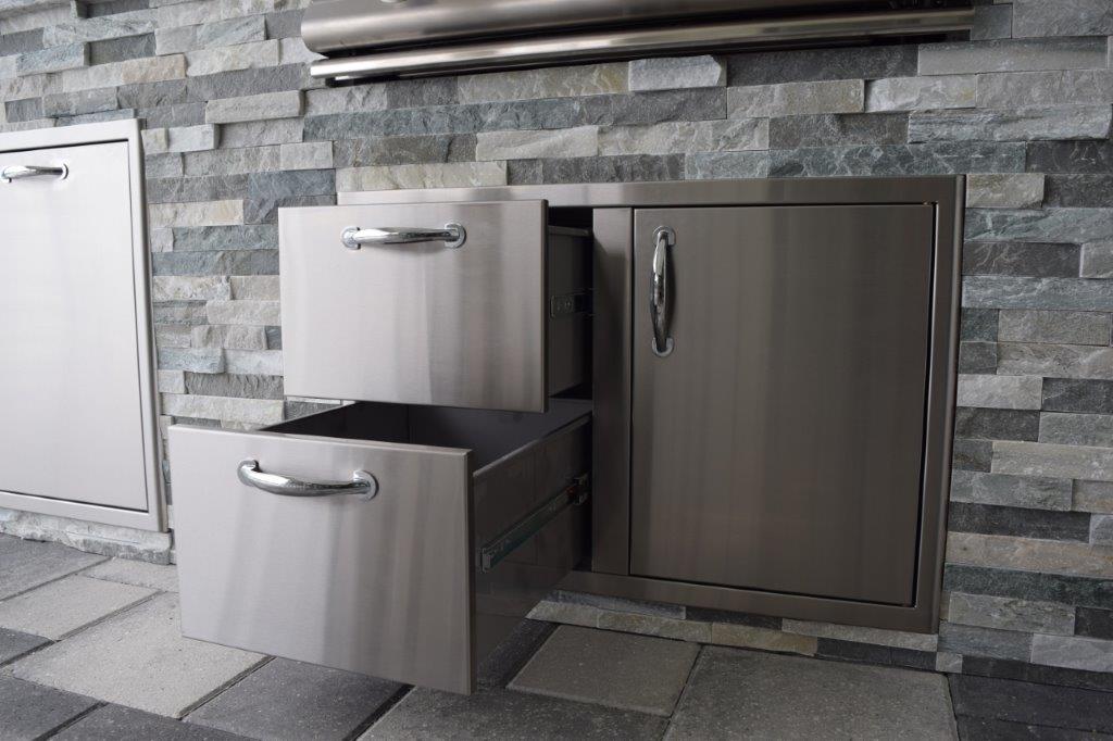 Pulte Pinnacle Model Barbecue Island Design - Elegant Outdoor Kitchens