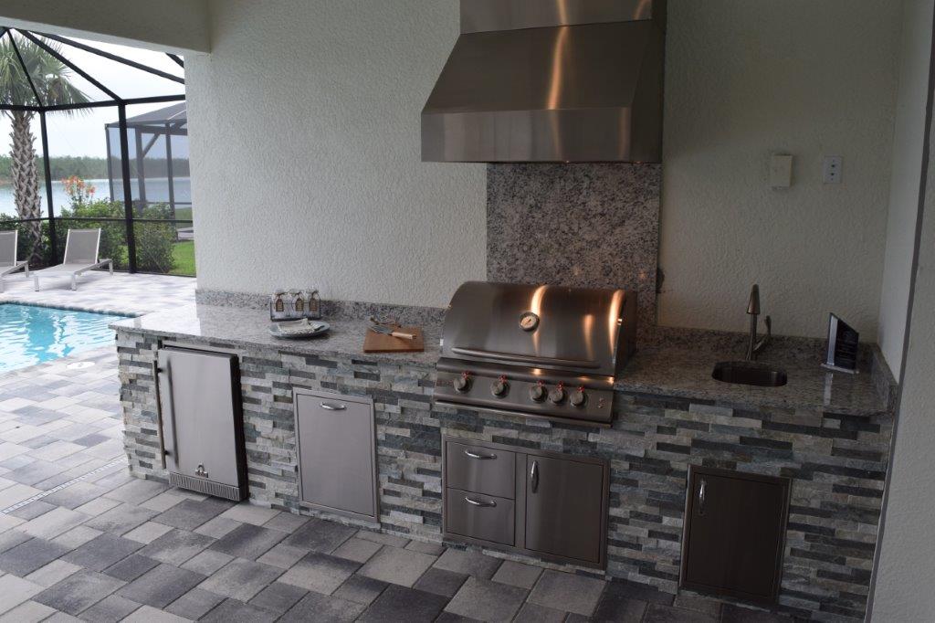 Pulte Pinnacle Model Barbecue Island Design - Elegant Outdoor Kitchens
