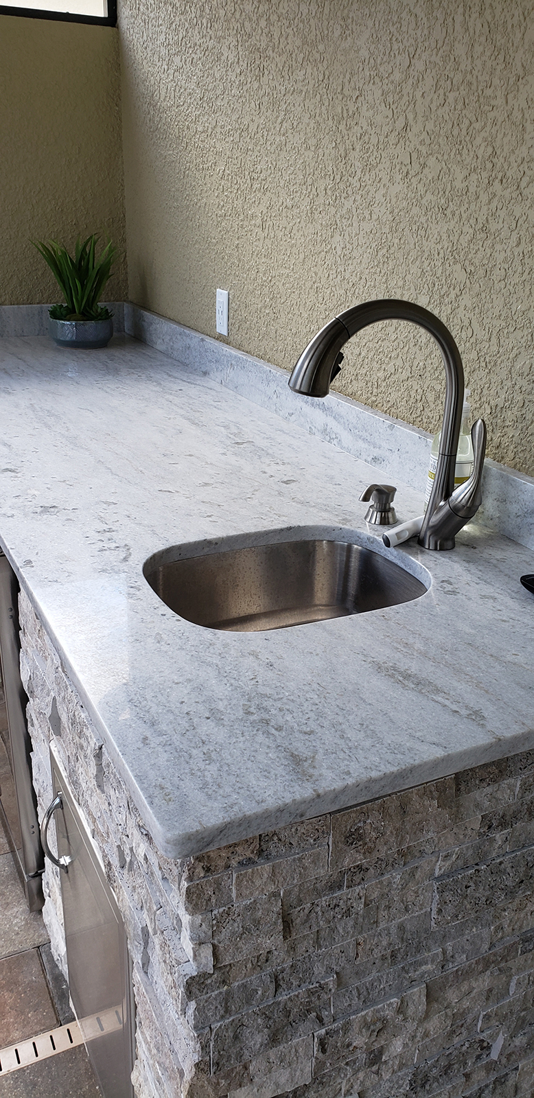 Barbeque Island – A Total Transformation - Elegant Outdoor Kitchens