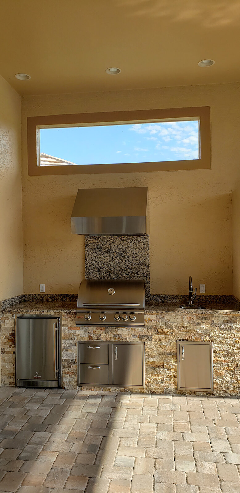 Demo to Delightful Cappadocia Stacked Stone Kitchen - Elegant Outdoor ...