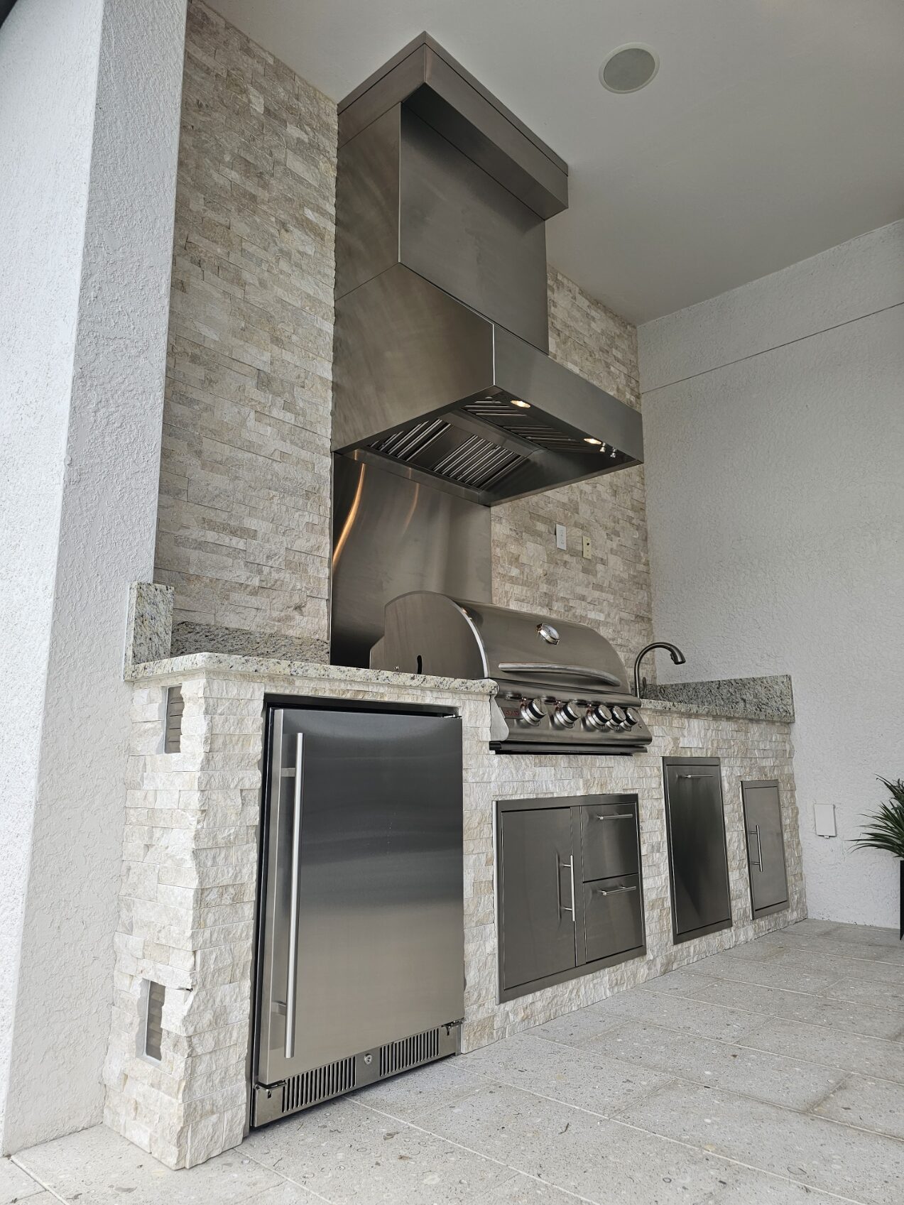 Outdoor Kitchen in Pulte's Stellar Model at Verdana Village - Elegant ...