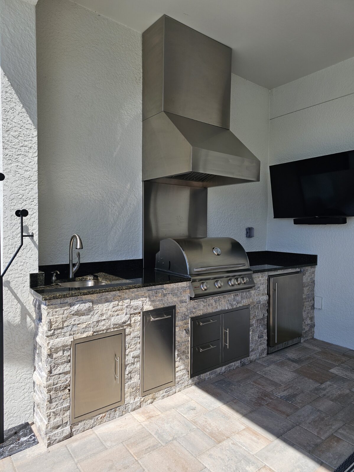 Custom Outdoor Kitchen Installation – Oak Creek, Del Webb Community ...