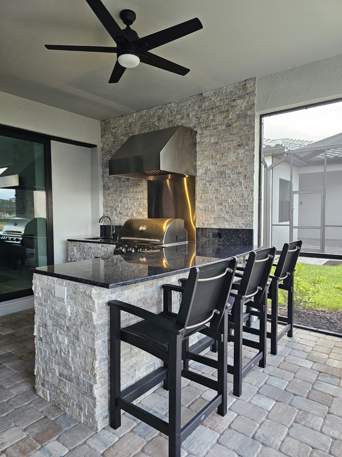 Mystique in Terreno: A Custom Outdoor Kitchen Story - Elegant Outdoor ...